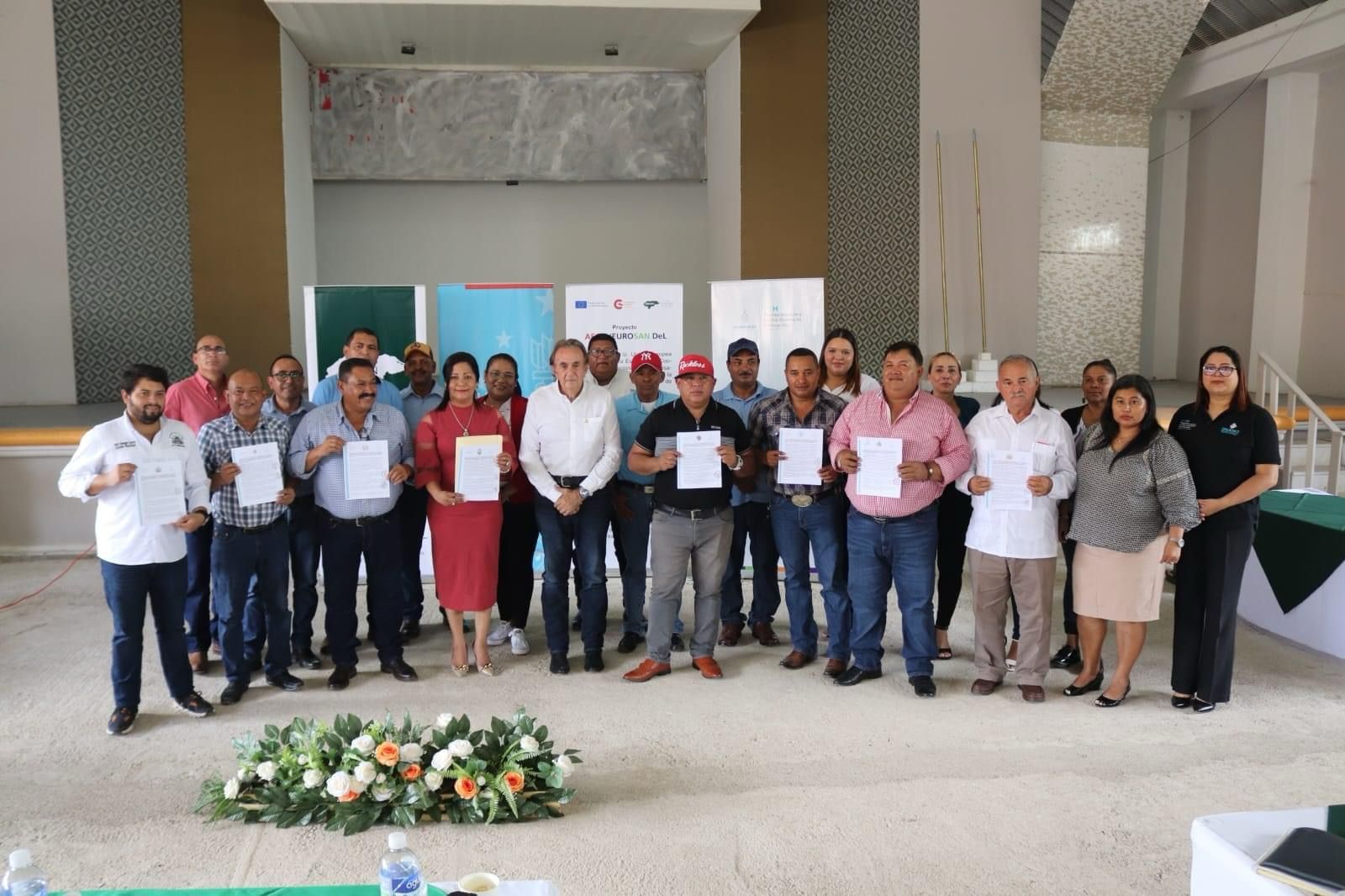 LA MUNICIPALIDAD DE TALANGA, FIRMA CONVENIO CON LA STLCC PARA LA ...