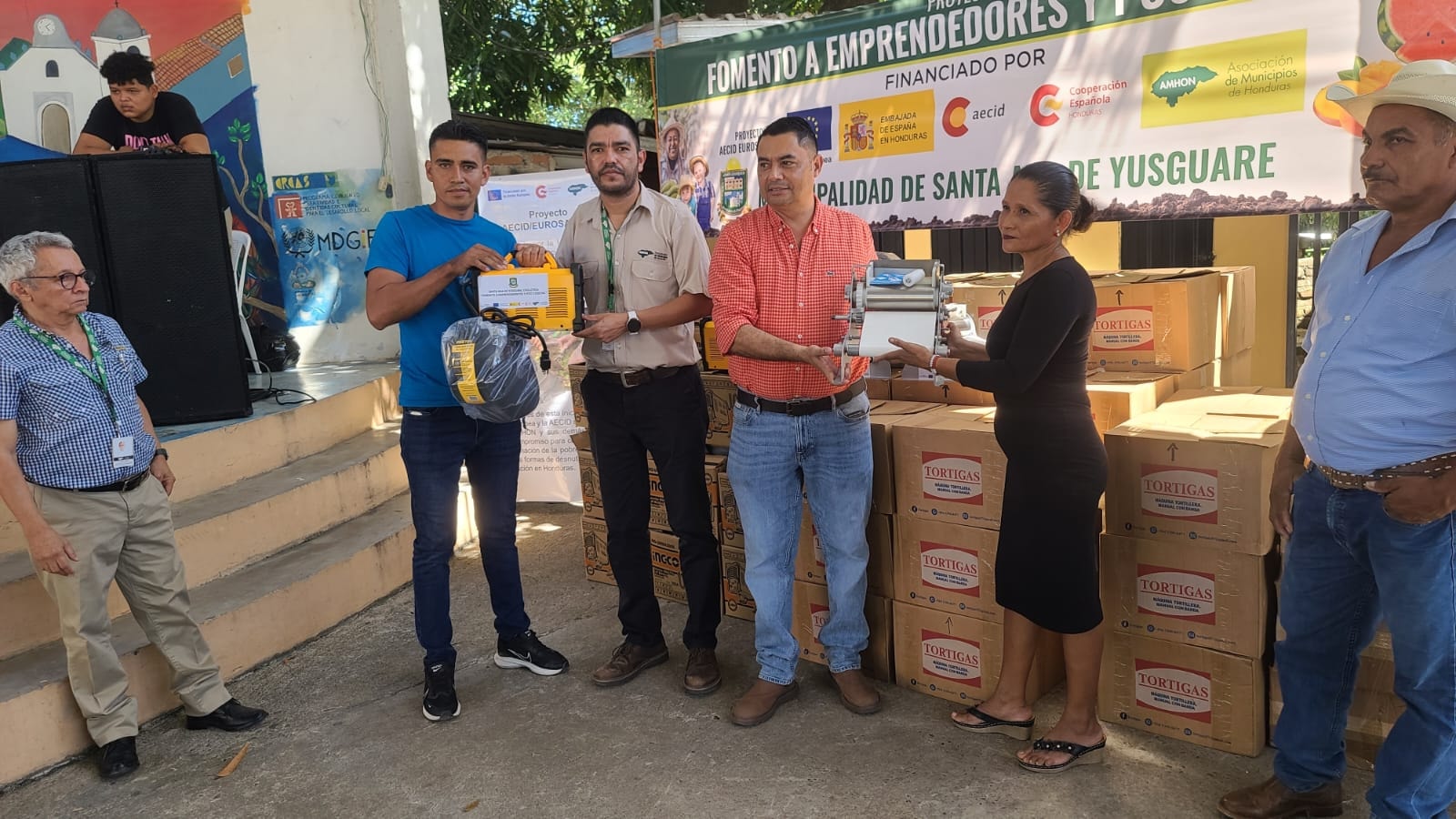 SANTA ANA DE YUSGUARE, SE ENTREGA EQUIPO DE ALMACENAMIENTO DE GRANOS ...